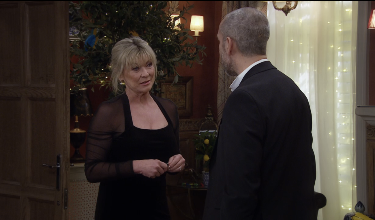 Emmerdale sparks affair rumours for Kim Tate and Sam Dingle