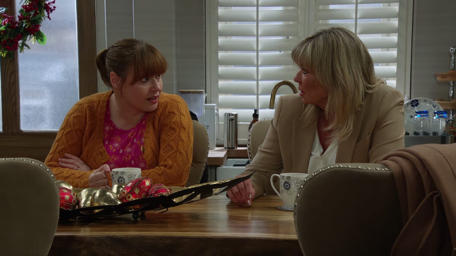 Upcoming Emmerdale spoilers: Kim is left for dead after giving Lydia ...