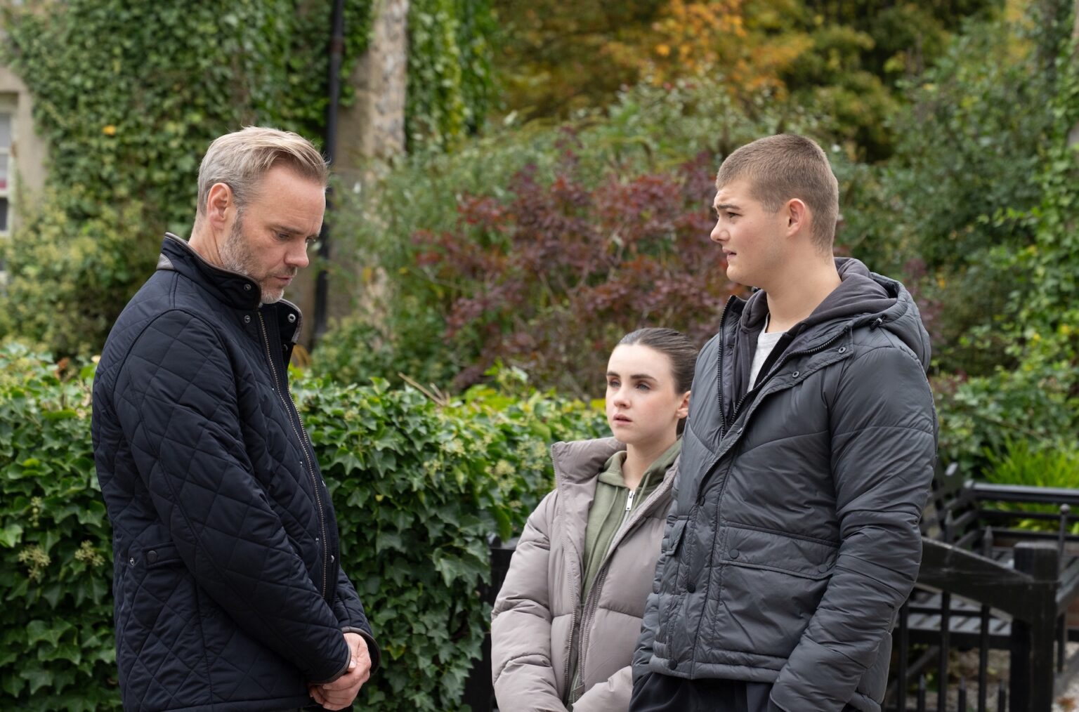 2 Emmerdale spoilers for Fri, Dec 4: Dylan under threat as Ray hunts ...