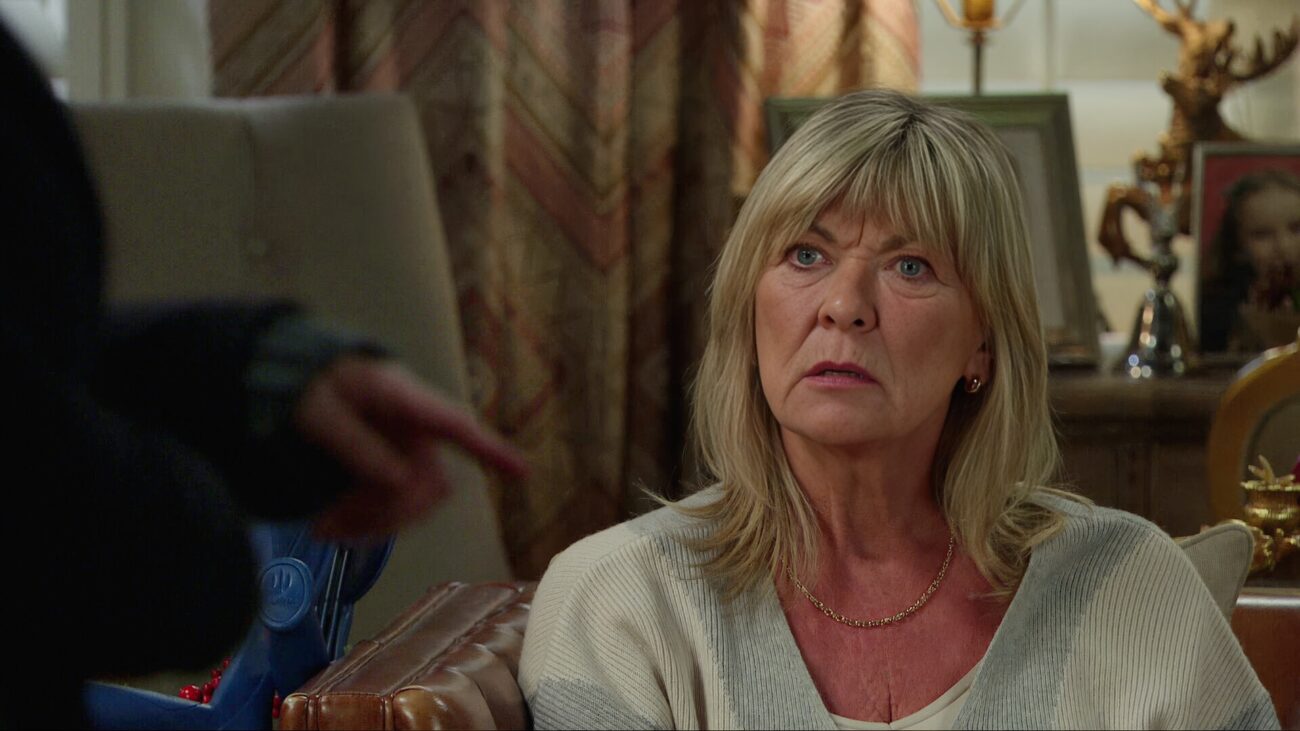 3 Emmerdale spoilers for Wed, Dec 30: Kev makes his move and Lydia lays ...