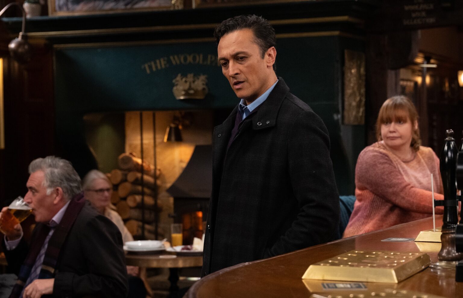 Emmerdale spoilers for next week: Moira is arrested, Ray's body is ...