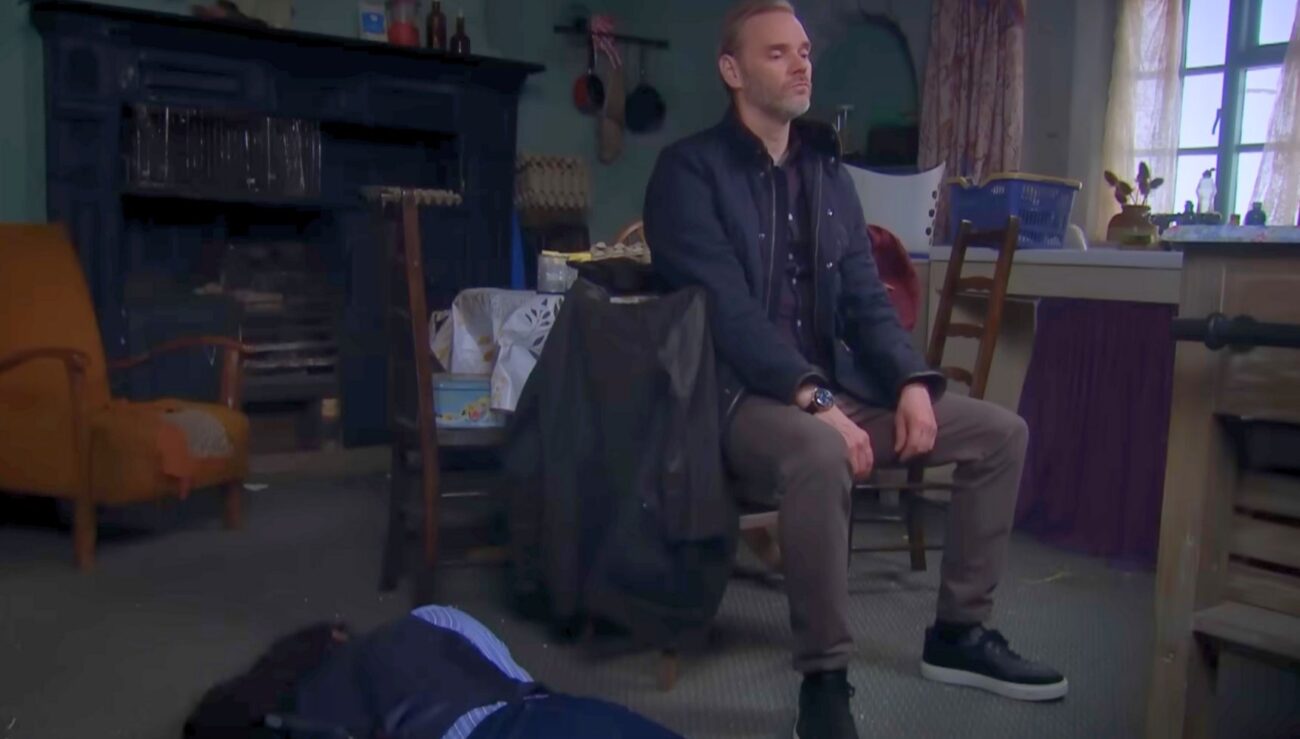 Confusion over whether Bear is dead in Emmerdale as Ray cries over his body